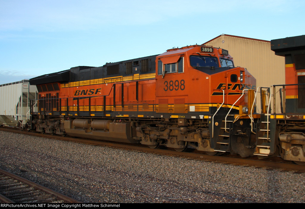 BNSF 3898